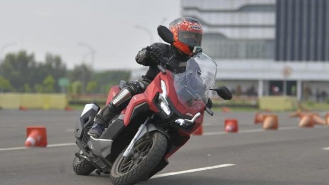 Honda Community - INGIN AMAN SAAT MENIKUNG MENGGUNAKAN SEPEDA MOTOR? SIMAK TIPS BERIKUT